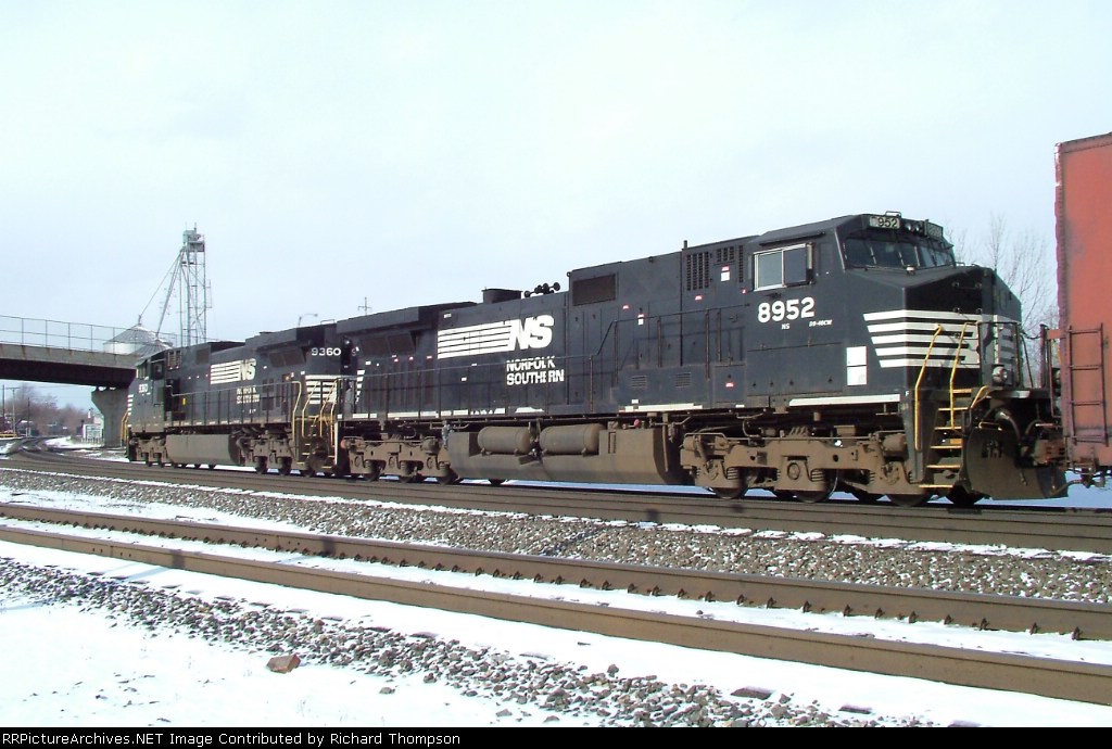 NS 8952